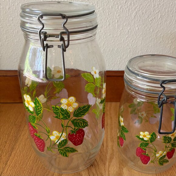 ARC France | Kitchen | Arc France Strawberry Blossom Glass Jar Metal ...